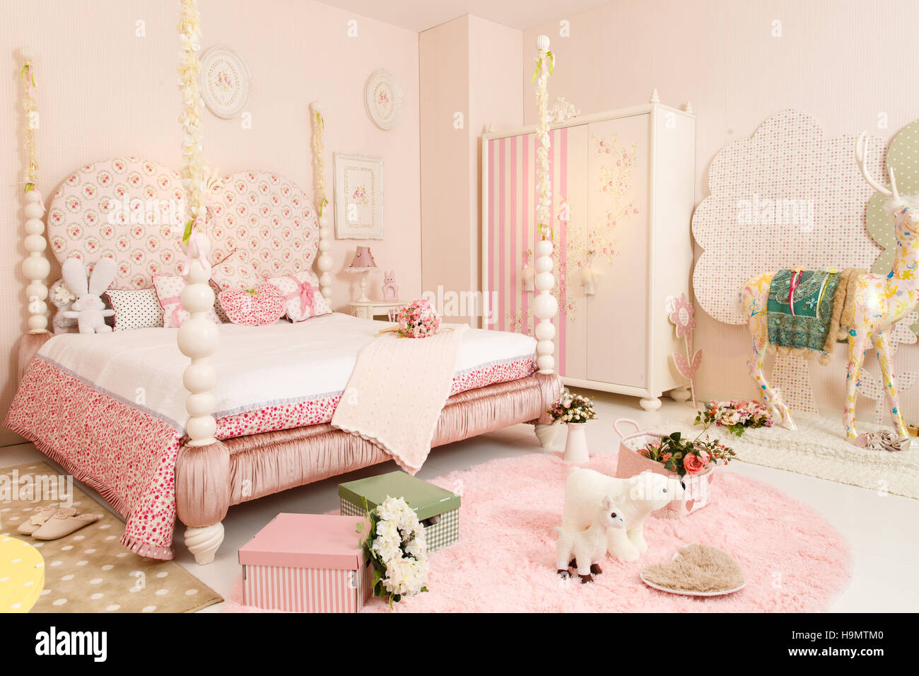 Pink children's room Stock Photo - Alamy