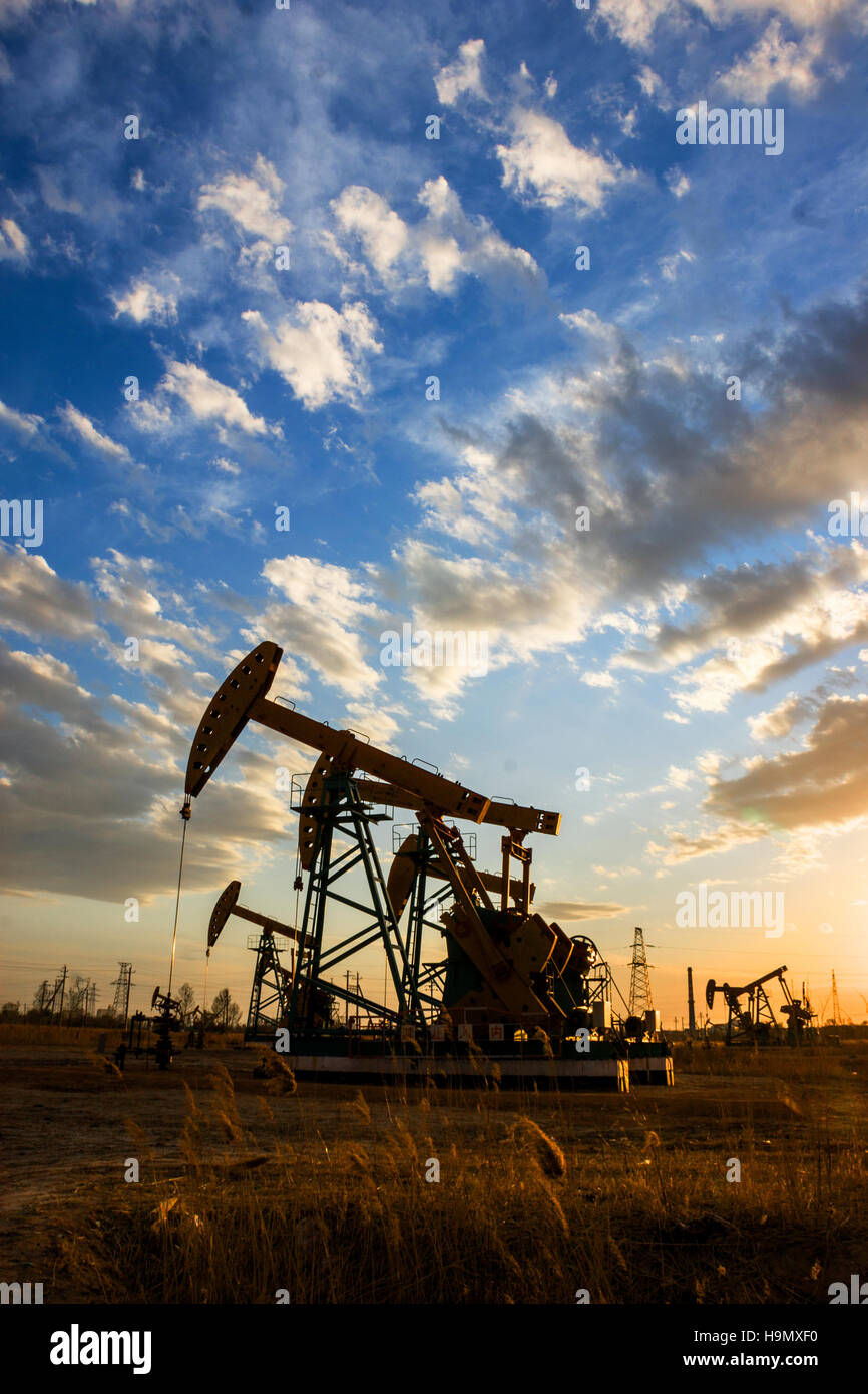 Oil field of Daqing City, Heilongjiang Province, China Stock Photo - Alamy