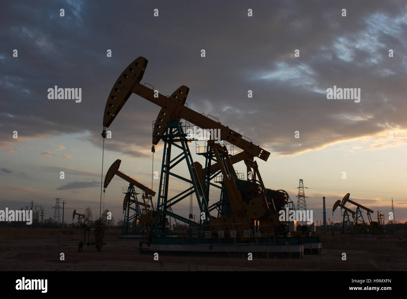 China oil rig heilongjiang hi-res stock photography and images - Alamy