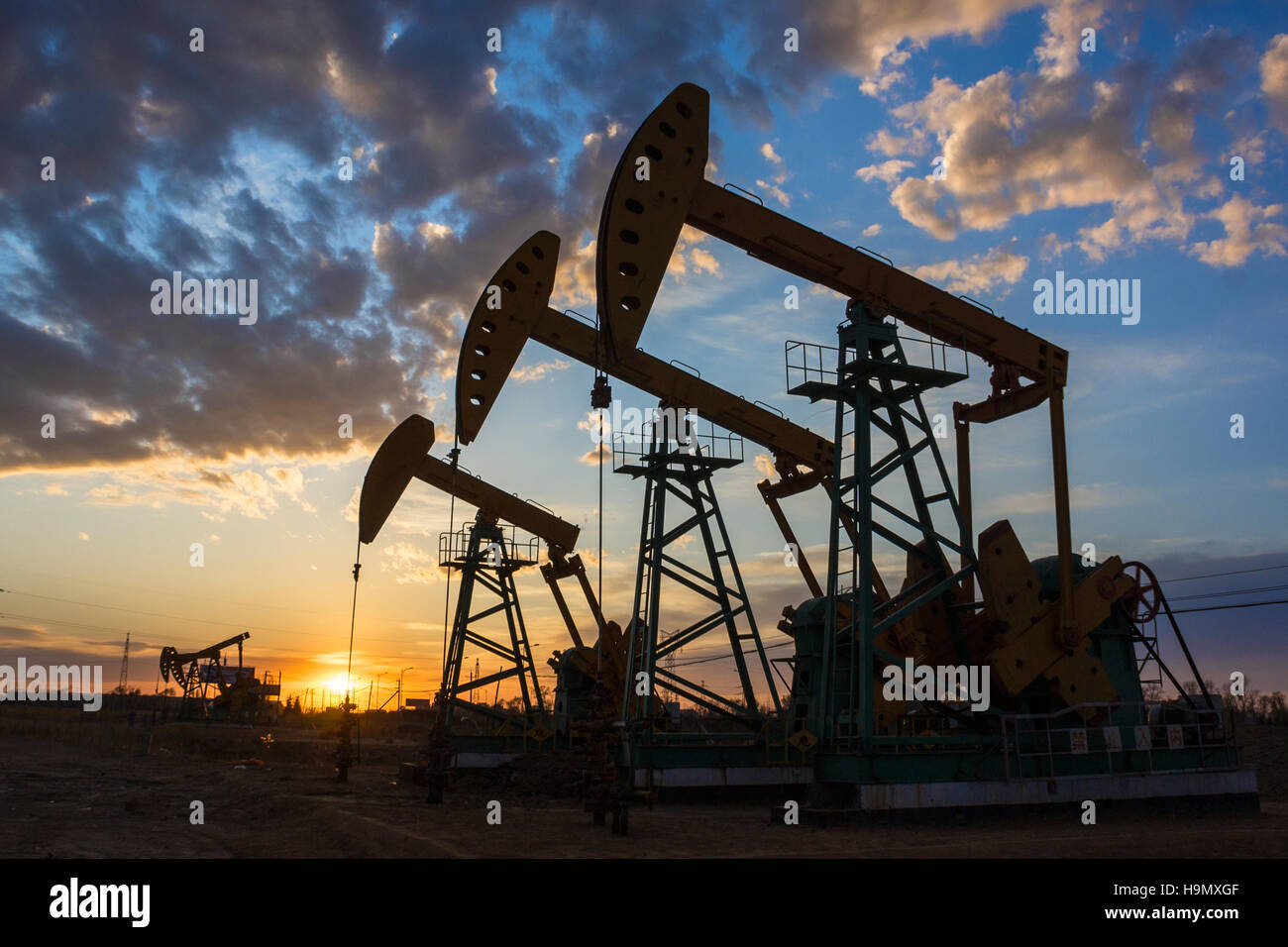 Oil field of Daqing City, Heilongjiang Province, China Stock Photo - Alamy