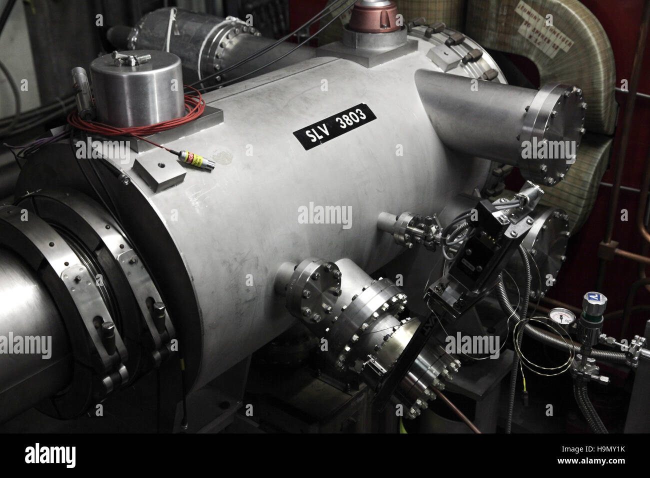 Experiments at the Antiproton Decelerator (AD) hall at CERN, the ...