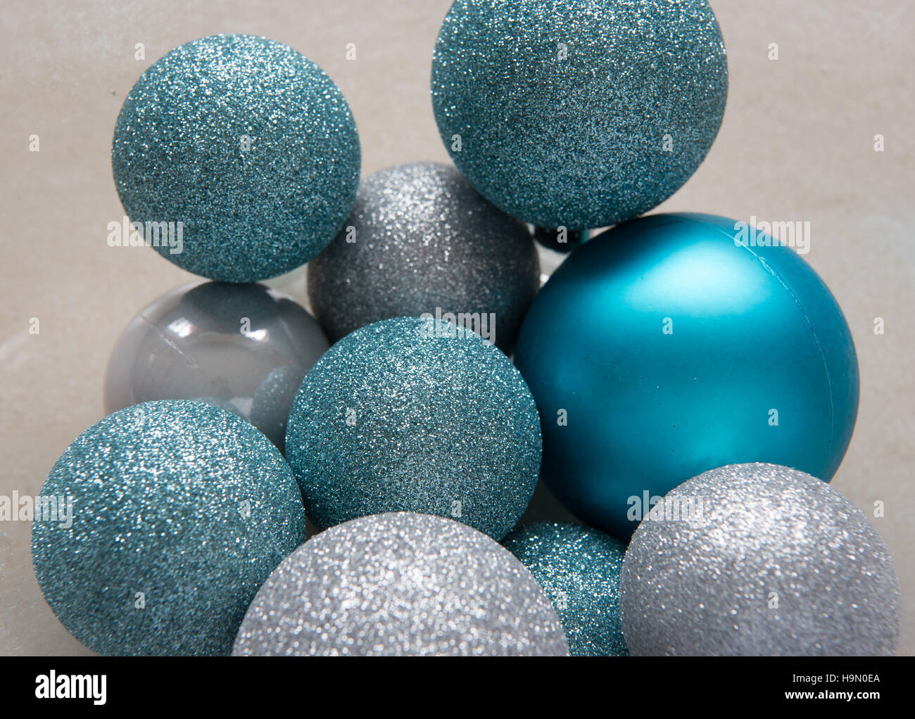 Silver blue christmas balls hi-res stock photography and images - Alamy