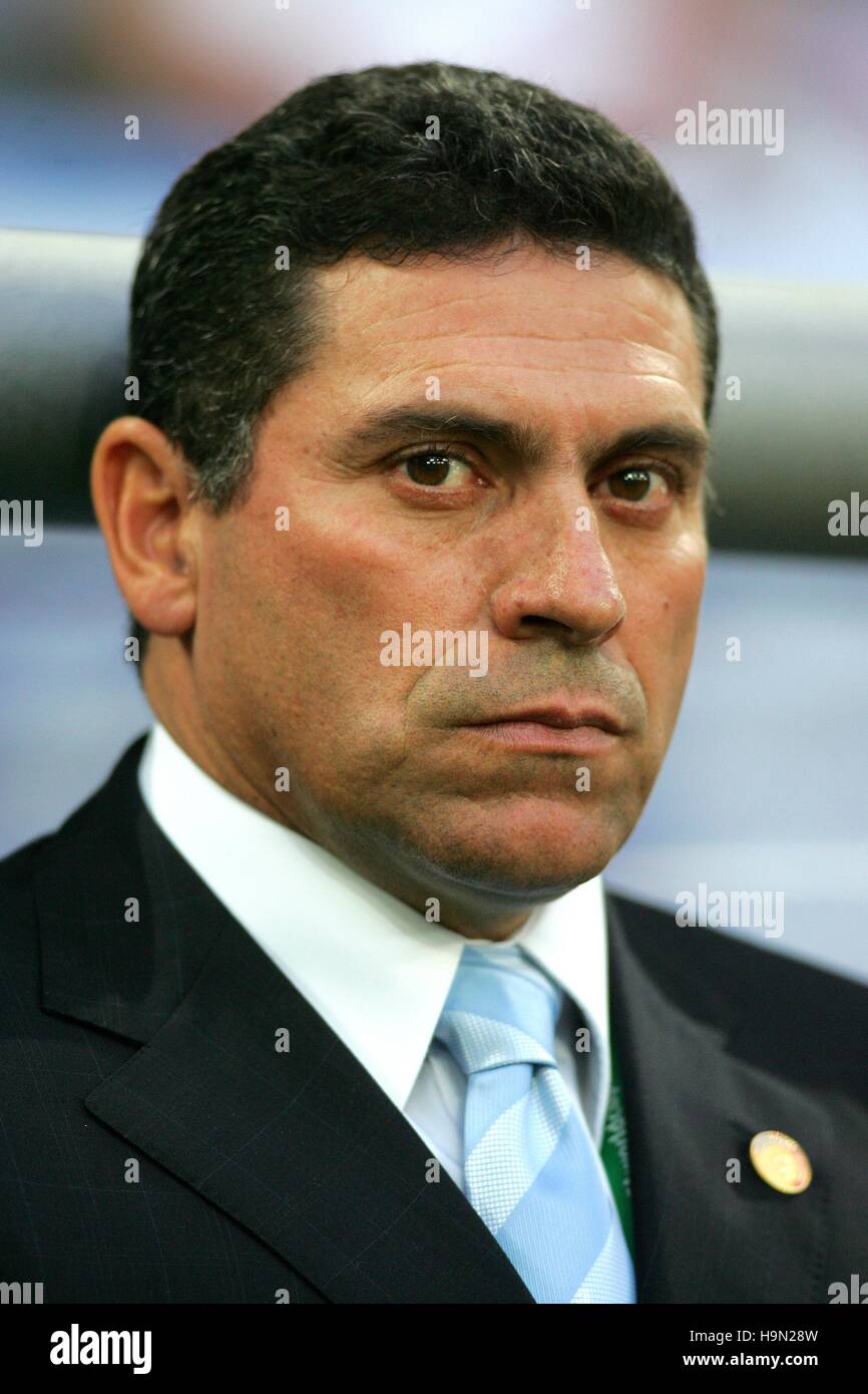 LUIS SUAREZ ECUADOR COACH WORLD CUP GELSENKIRCHEN GERMANY 09 June 2006 ...