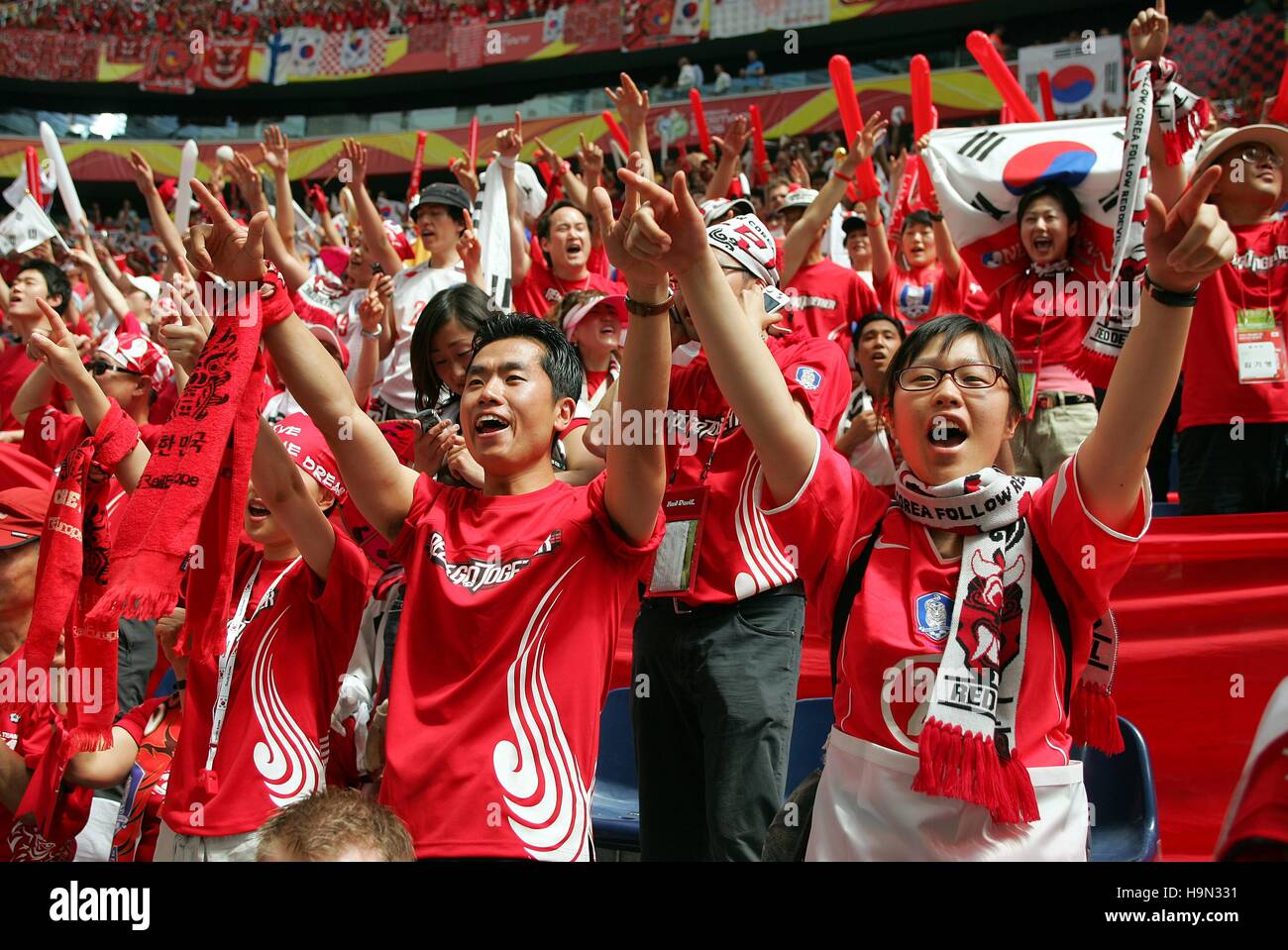 KOREA REPUBLIC FANS KOREA REPUBLIC V TOGO WORLD CUP FRANKFURT GERMANY ...