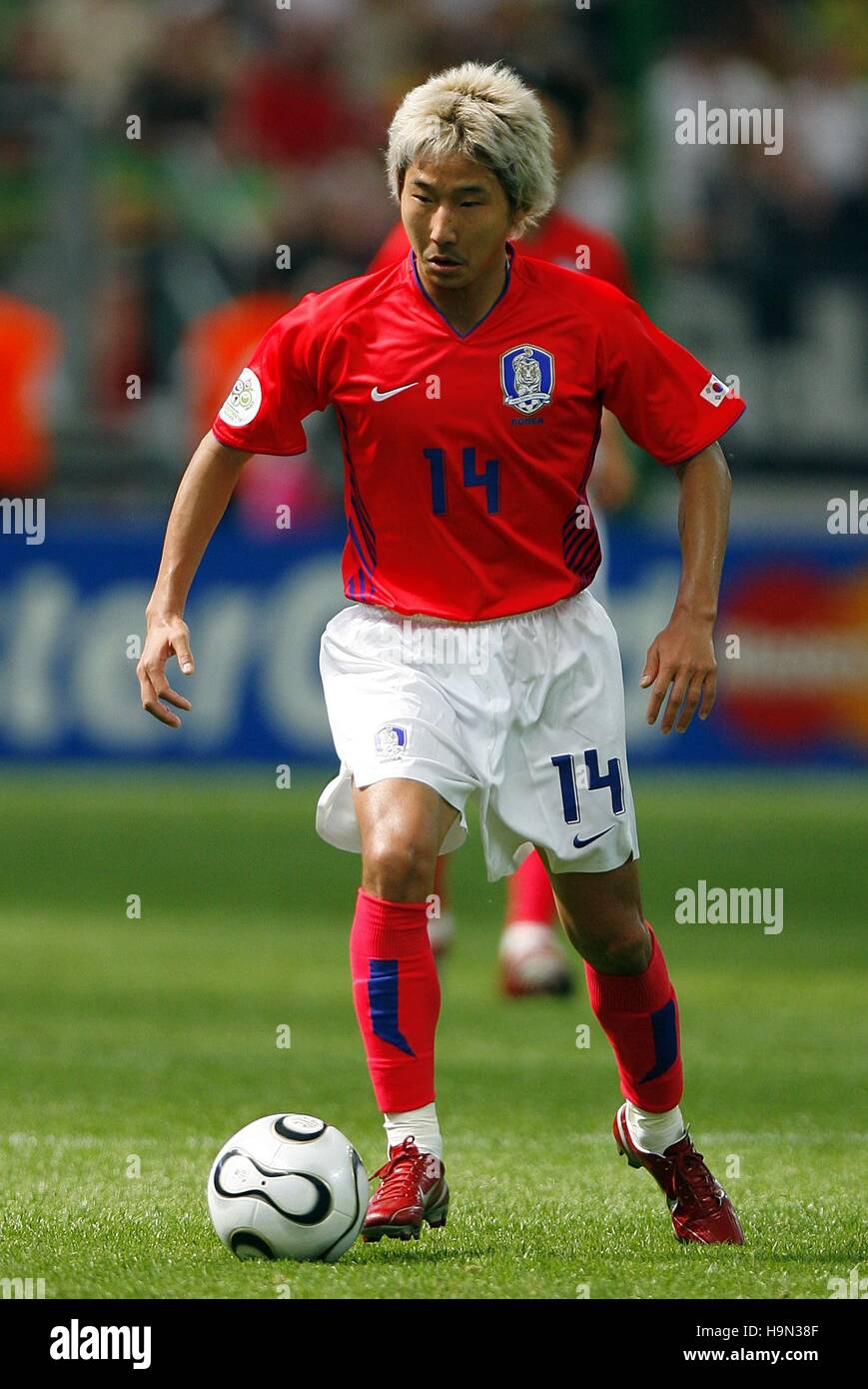 LEE CHUN SOO KOREA REPUBLIC & ULSAN TIGERS WORLD CUP FRANKFURT GERMANY ...