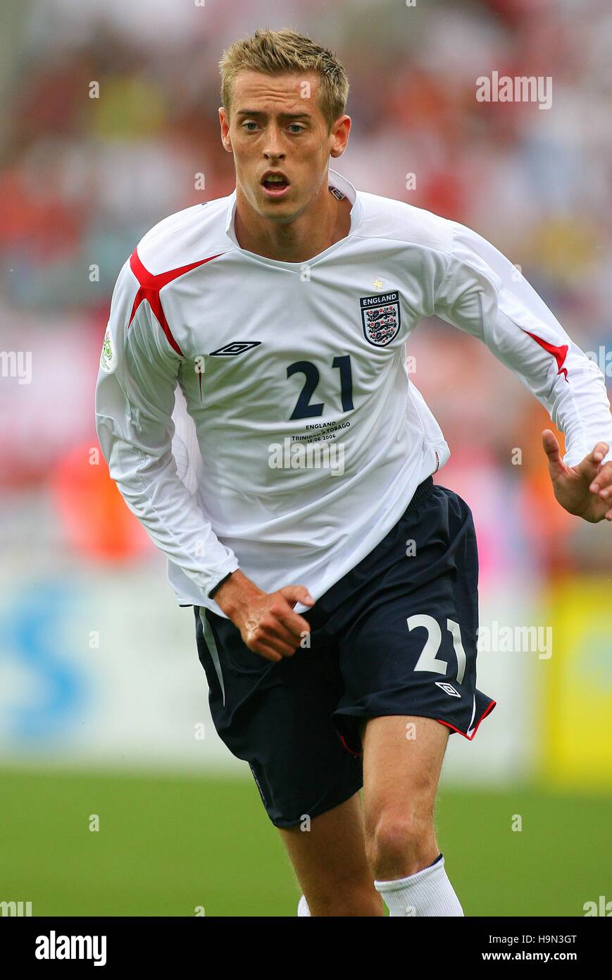 PETER CROUCH ENGLAND & LIVERPOOL FC WORLD CUP NUREMBURG GERMANY 15 June 2006 Stock Photo - Alamy