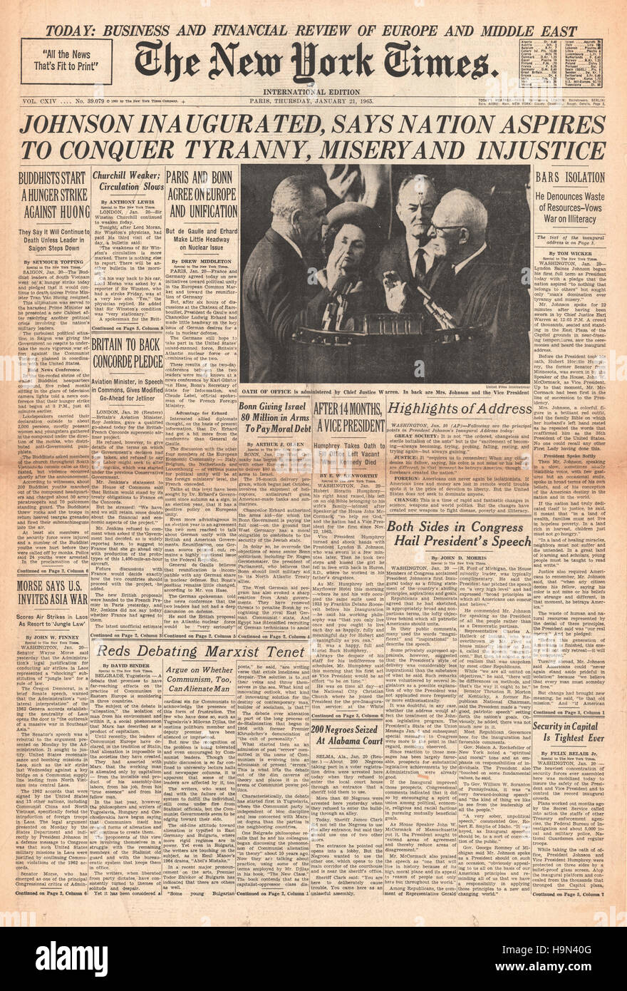 Lyndon johnson sworn in hi-res stock photography and images - Alamy