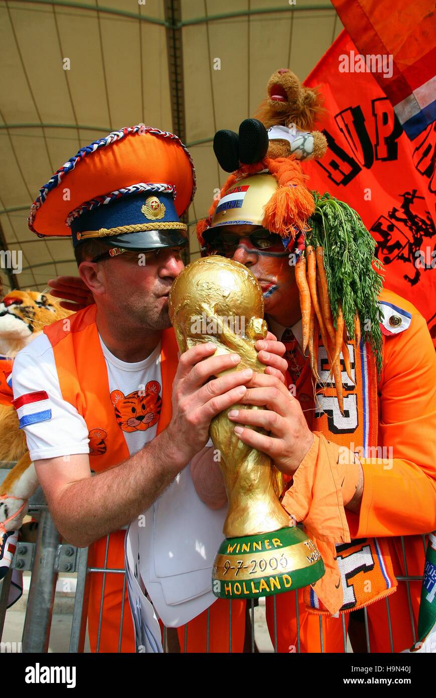 DUTCH FANS WITH WORLD CUP HOLLAND V IVORY COAST STUTTGART Germany 16 ...