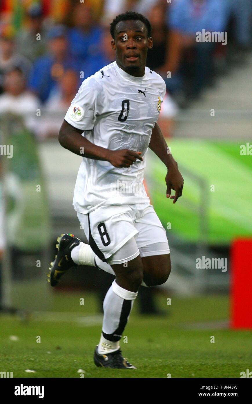 MICHAEL ESSIEN GHANA & CHELSEA FC WORLD CUP HANNOVER GERMANY 12 June ...