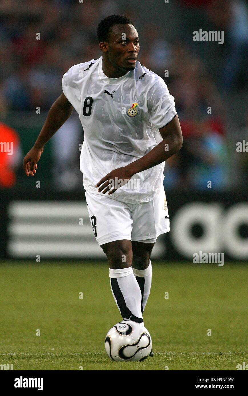 MICHAEL ESSIEN GHANA & CHELSEA FC WORLD CUP HANNOVER GERMANY 12 June ...