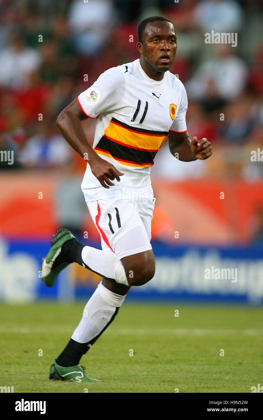 MATEUS ANGOLA & GIL VICENTE WORLD CUP COLOGNE GERMANY 11 June 2006 Stock Photo - Alamy