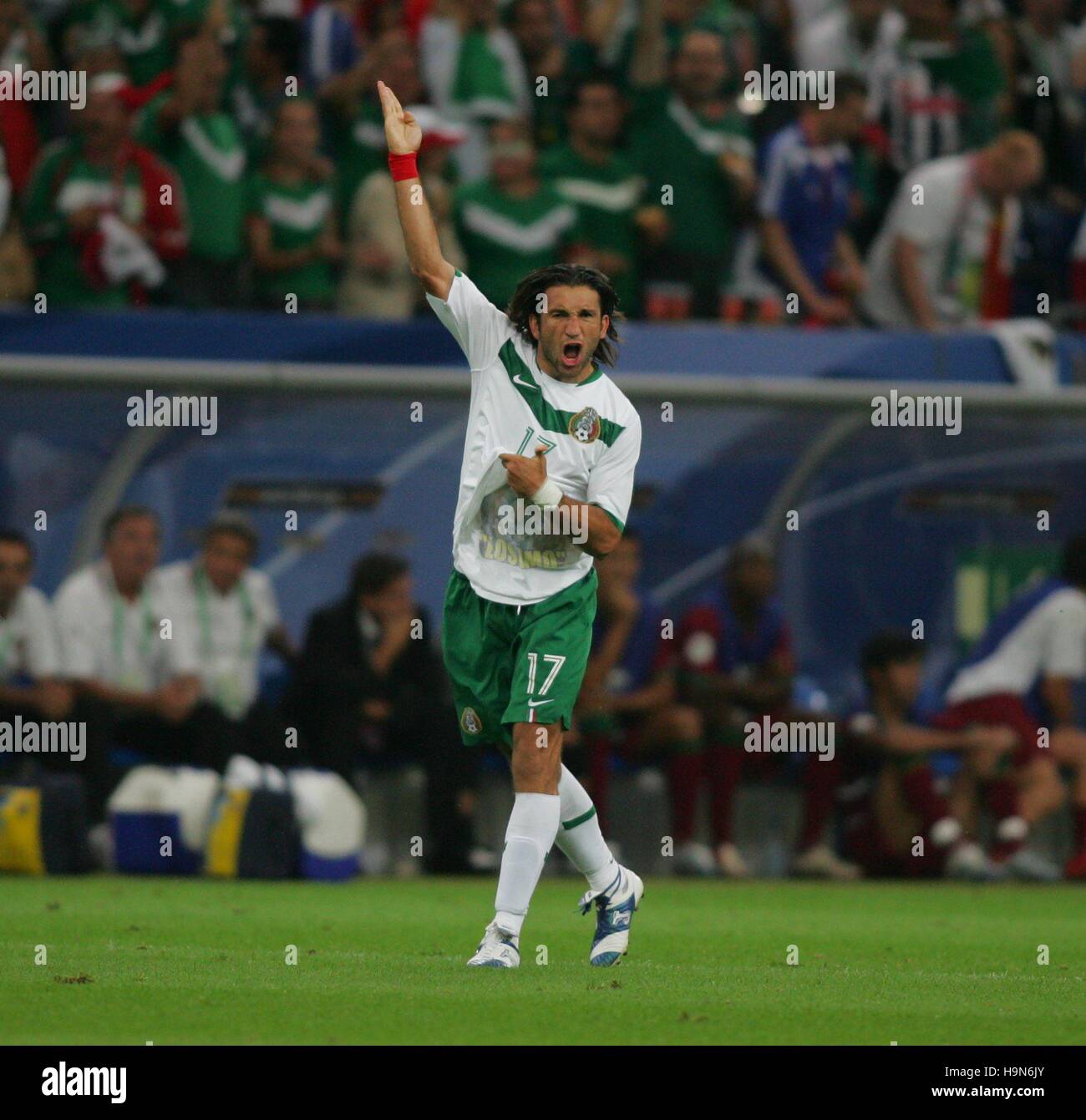 JOSE FONSECA PORTUGAL V MEXICO GELSENKIRCHEN GERMANY 21 June 2006 Stock ...