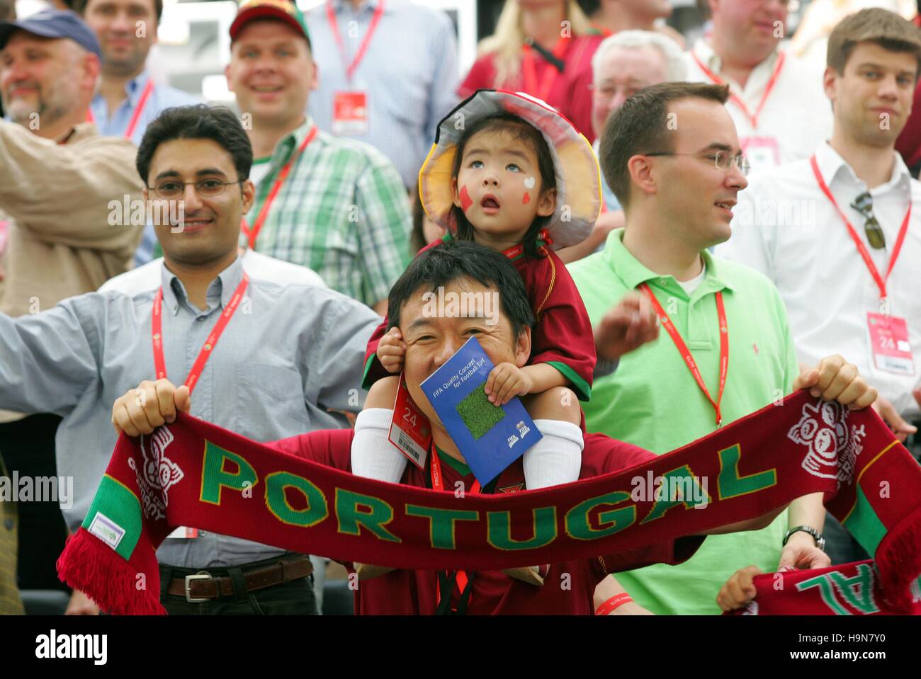 Portugal fans world cup hi-res stock photography and images - Alamy