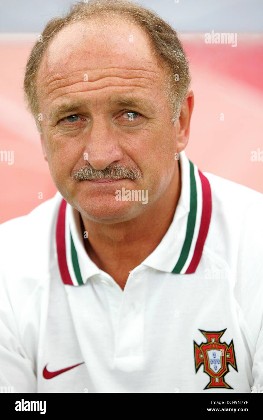 Portugal head coach hi-res stock photography and images - Alamy