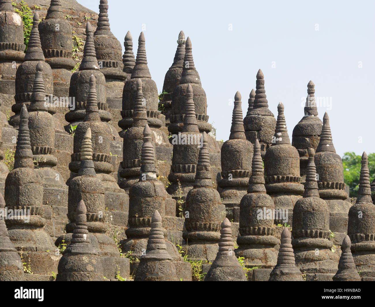 Detail of the Koe-Thaung temple, the temple of 90,000 Buddha images, in ...