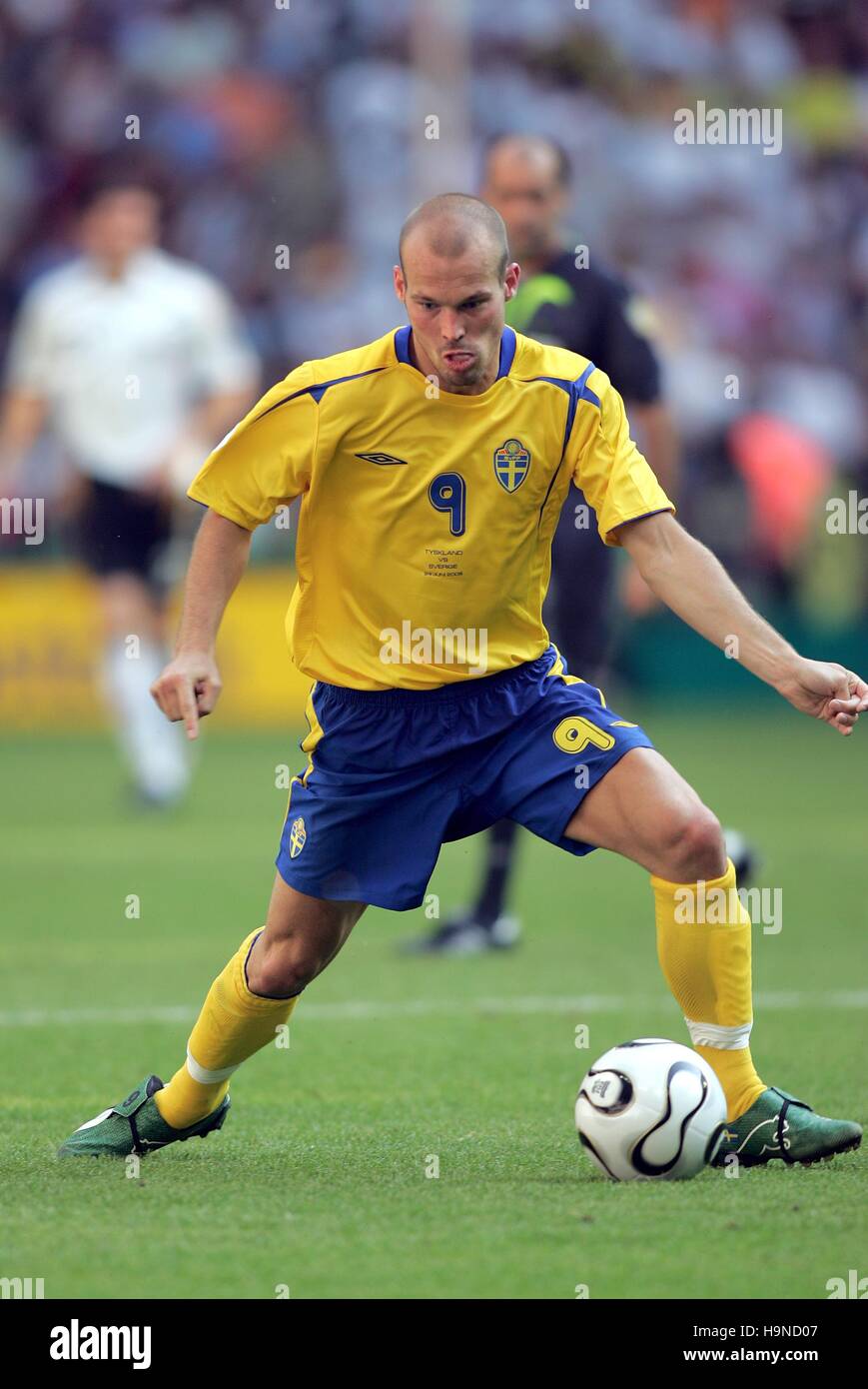 FREDDIE LJUNGBERG SWEDEN & ARSENAL FC WORLD CUP ALLIANZ ARENA MUNICH ...