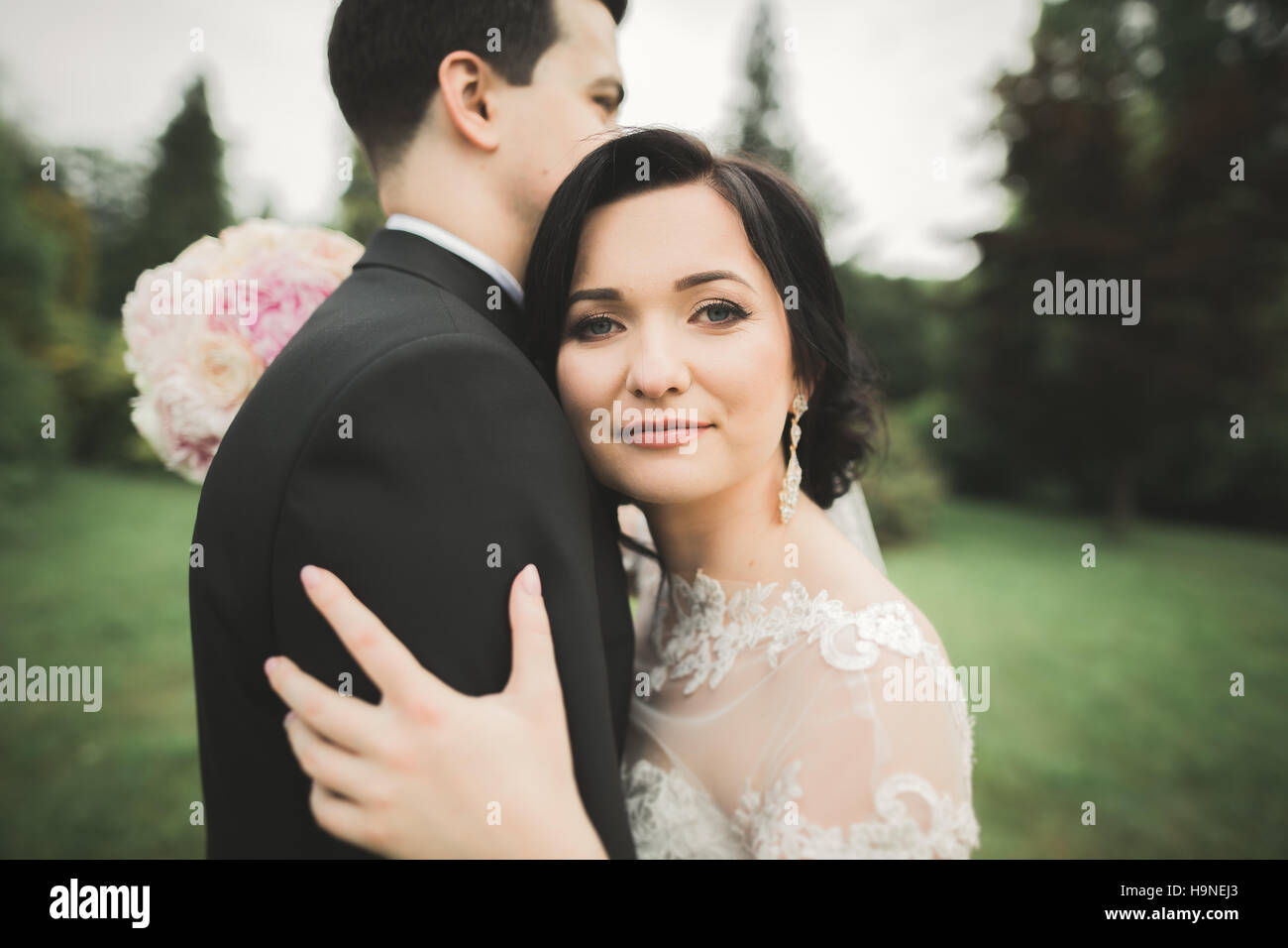 Close up of a nice young wedding couple Stock Photo - Alamy