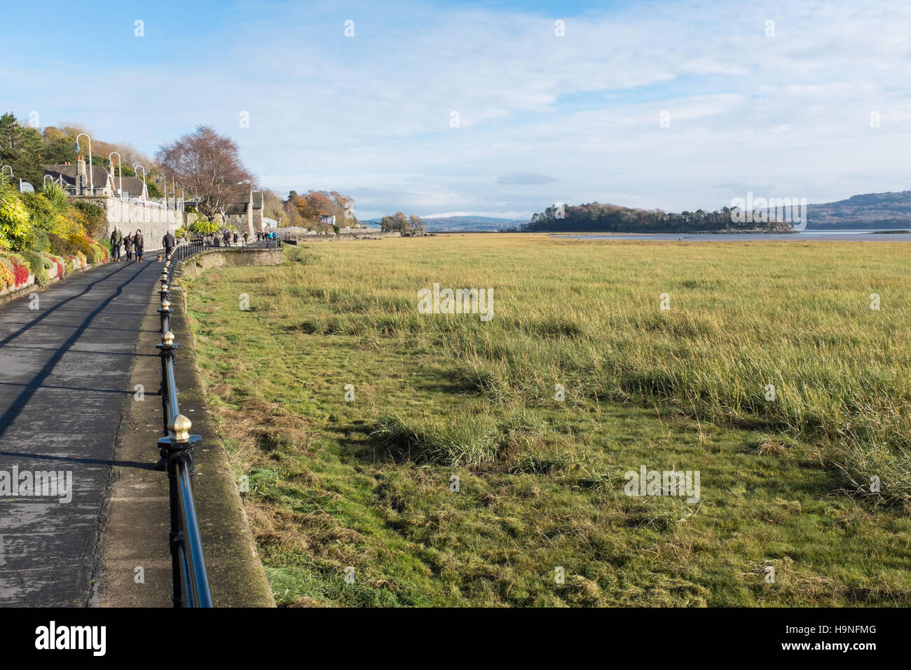 Pedestrian footpath along the edge of Morecambe Bay in Grange-over ...