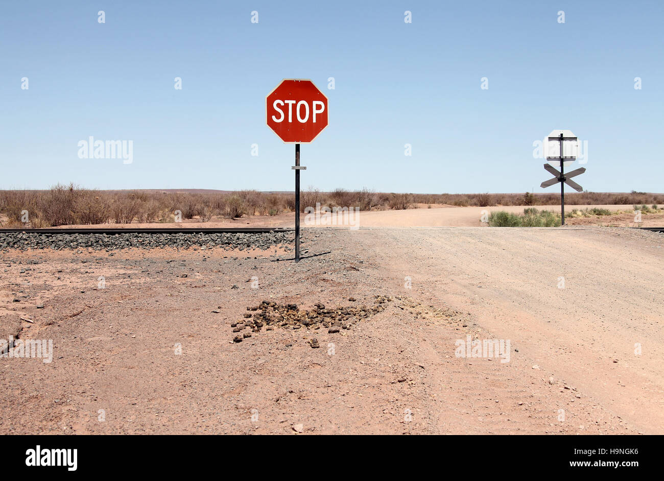 Crossing Stop Signs Railroad Crossing Stock Photos & Crossing Stop ...