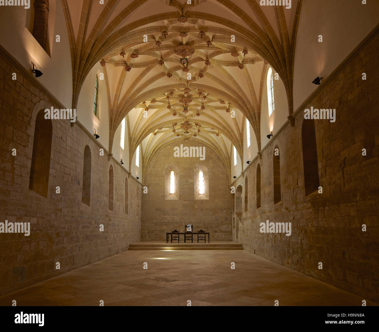 Monasterio de Veruela / Veruela Abbey, Aragon, Spain - Refectory / dining hall Stock Photo - Alamy