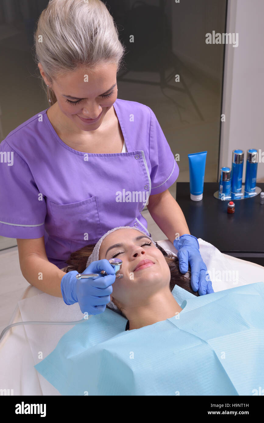 Beauty technician hi-res stock photography and images - Alamy