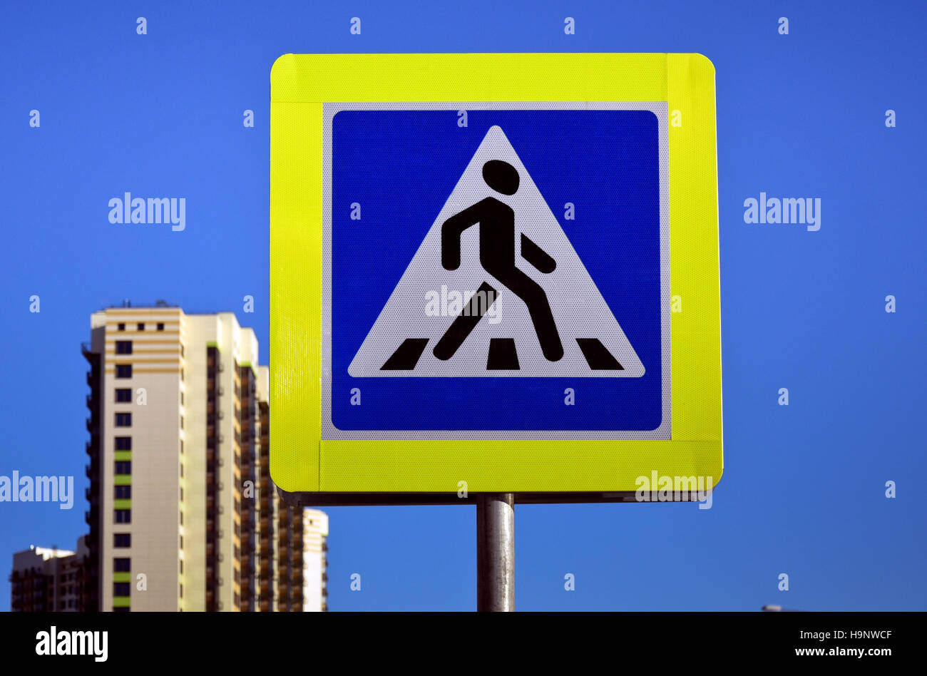 Crosswalk city hi-res stock photography and images - Alamy