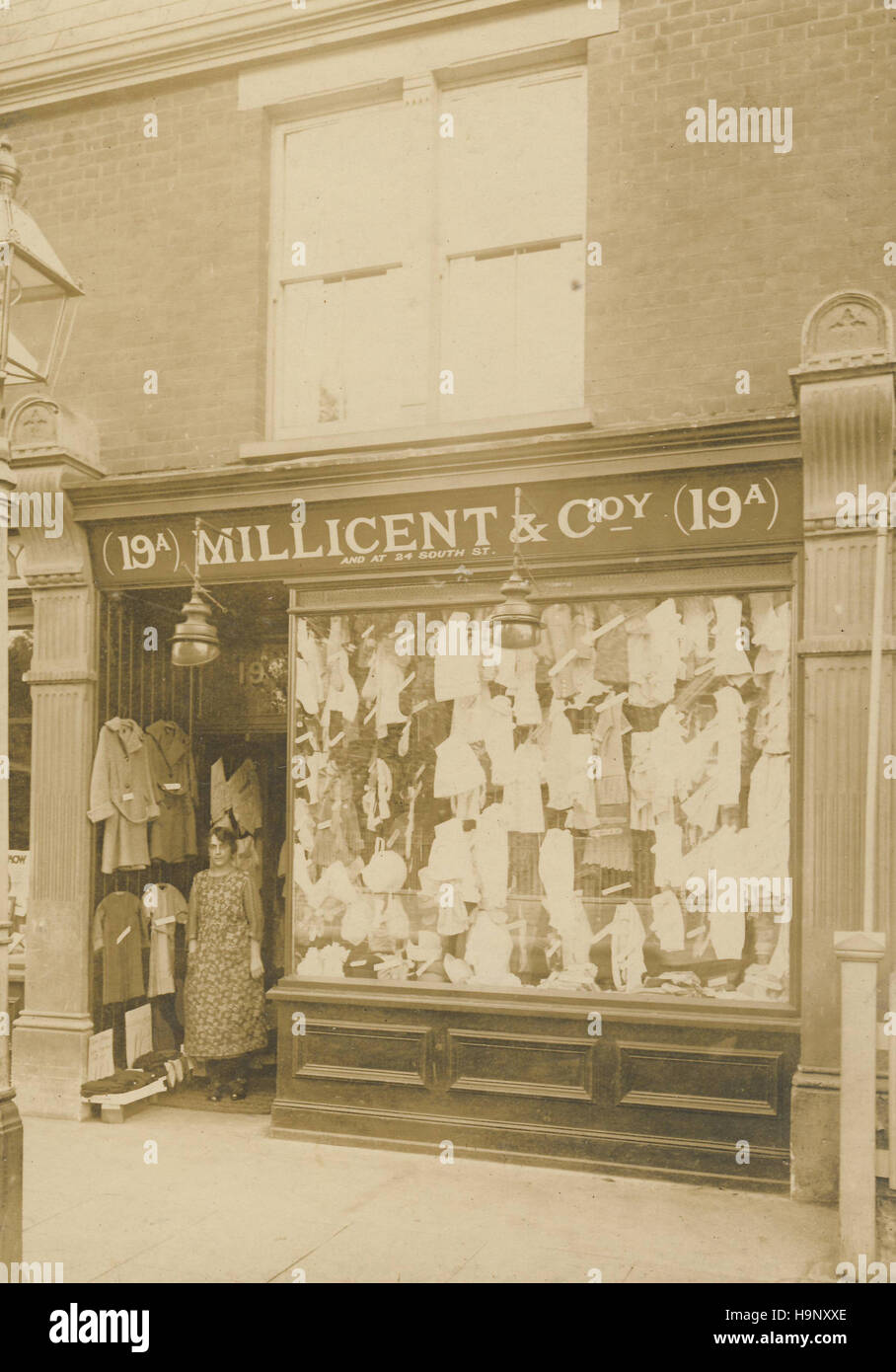 Victorian shop front hi-res stock photography and images - Alamy