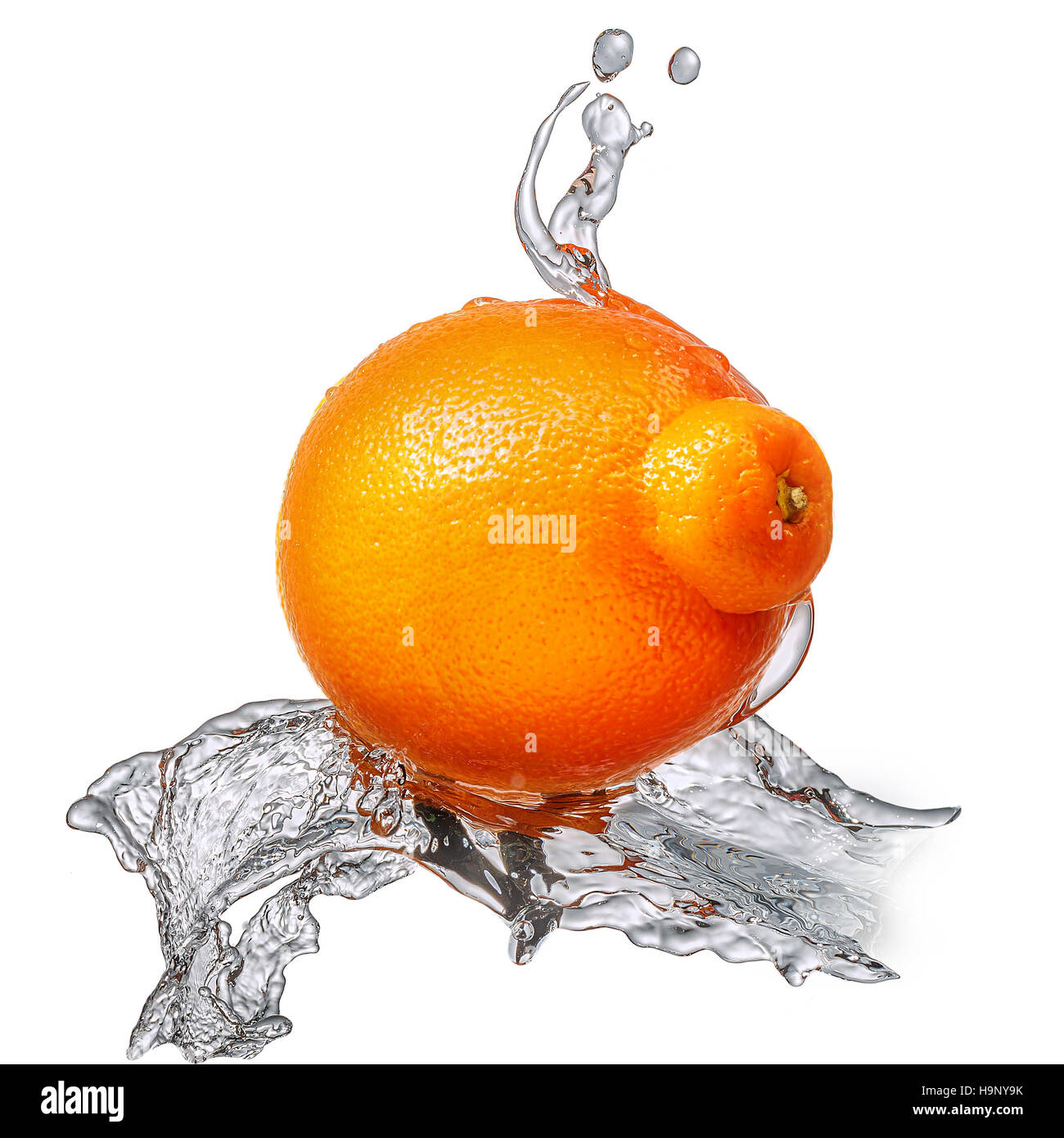 Water splash with mandarin isolated Stock Photo - Alamy