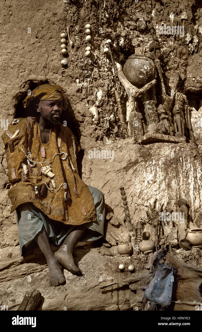 Gommo, Mali, Africa - January 26, 1992: Dogon village, typical mud ...