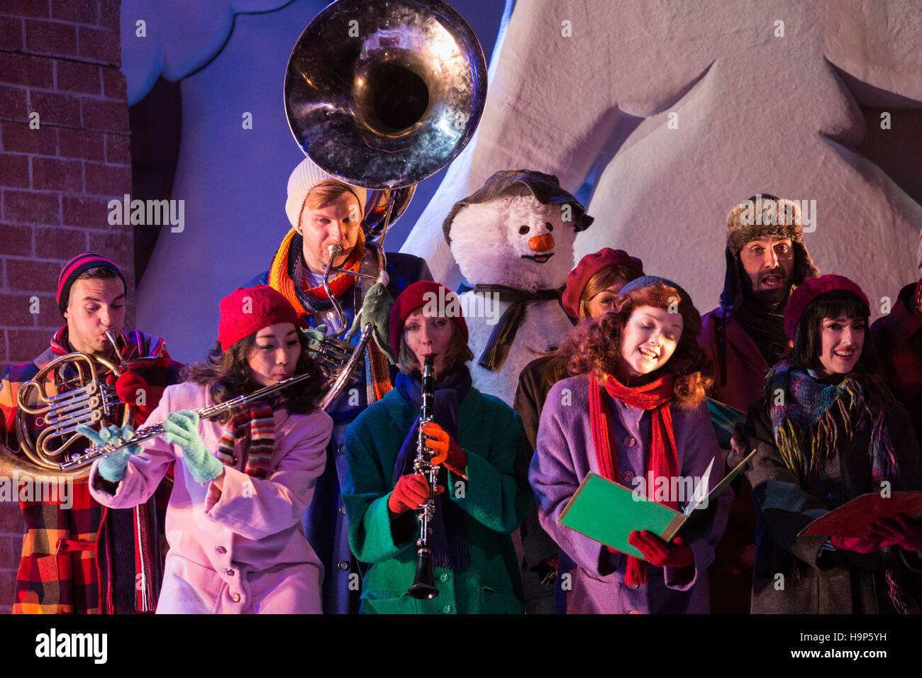The snowman stage show hi-res stock photography and images - Alamy