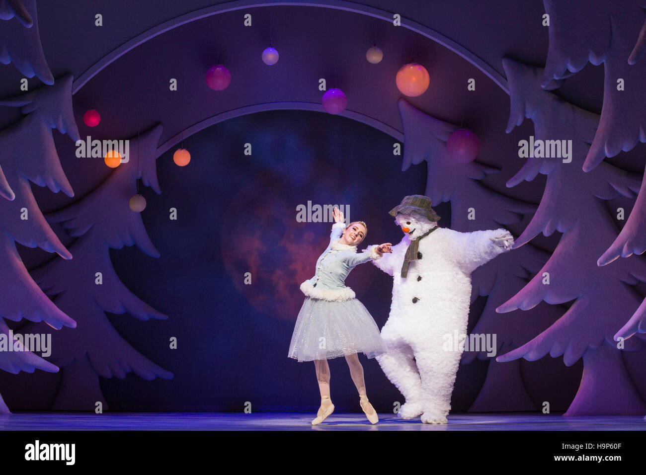 The snowman film briggs hi-res stock photography and images - Alamy