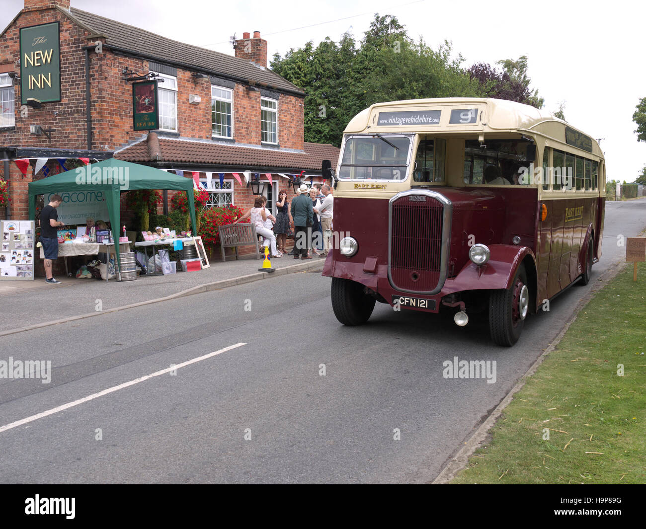 Vintage bus at North Thoresby during the LIncs Wolds Railway 1940's ...