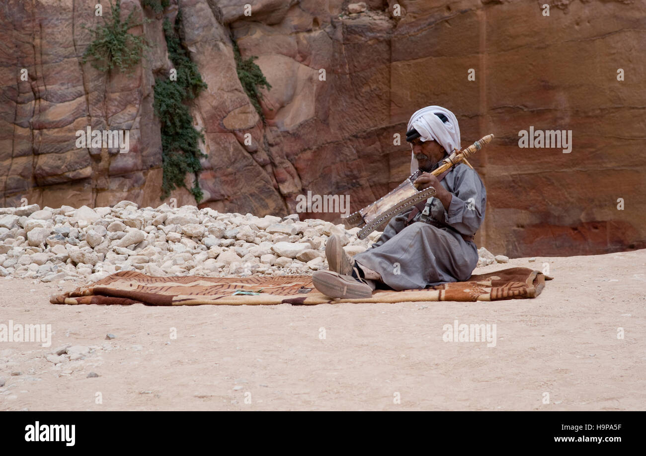 Traditional jordanian musical instrument hi-res stock photography and ...