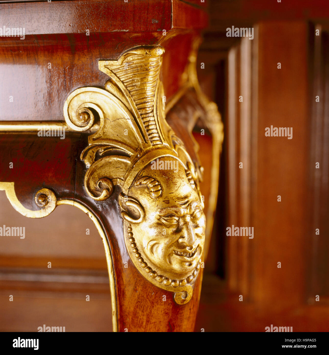 Walnut wood carving hi-res stock photography and images - Alamy