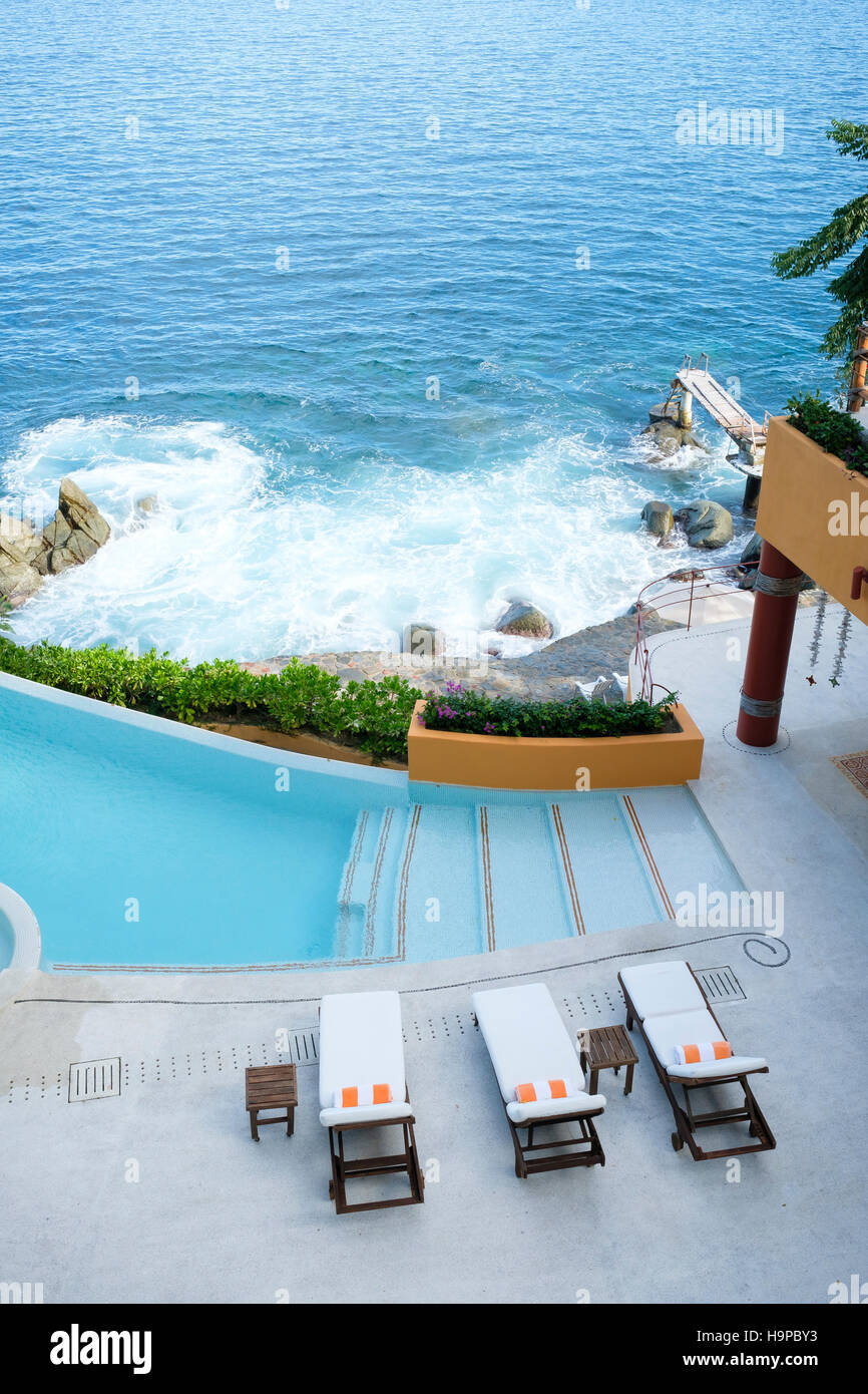 Mexico puerto vallarta swimming pool hi-res stock photography and ...