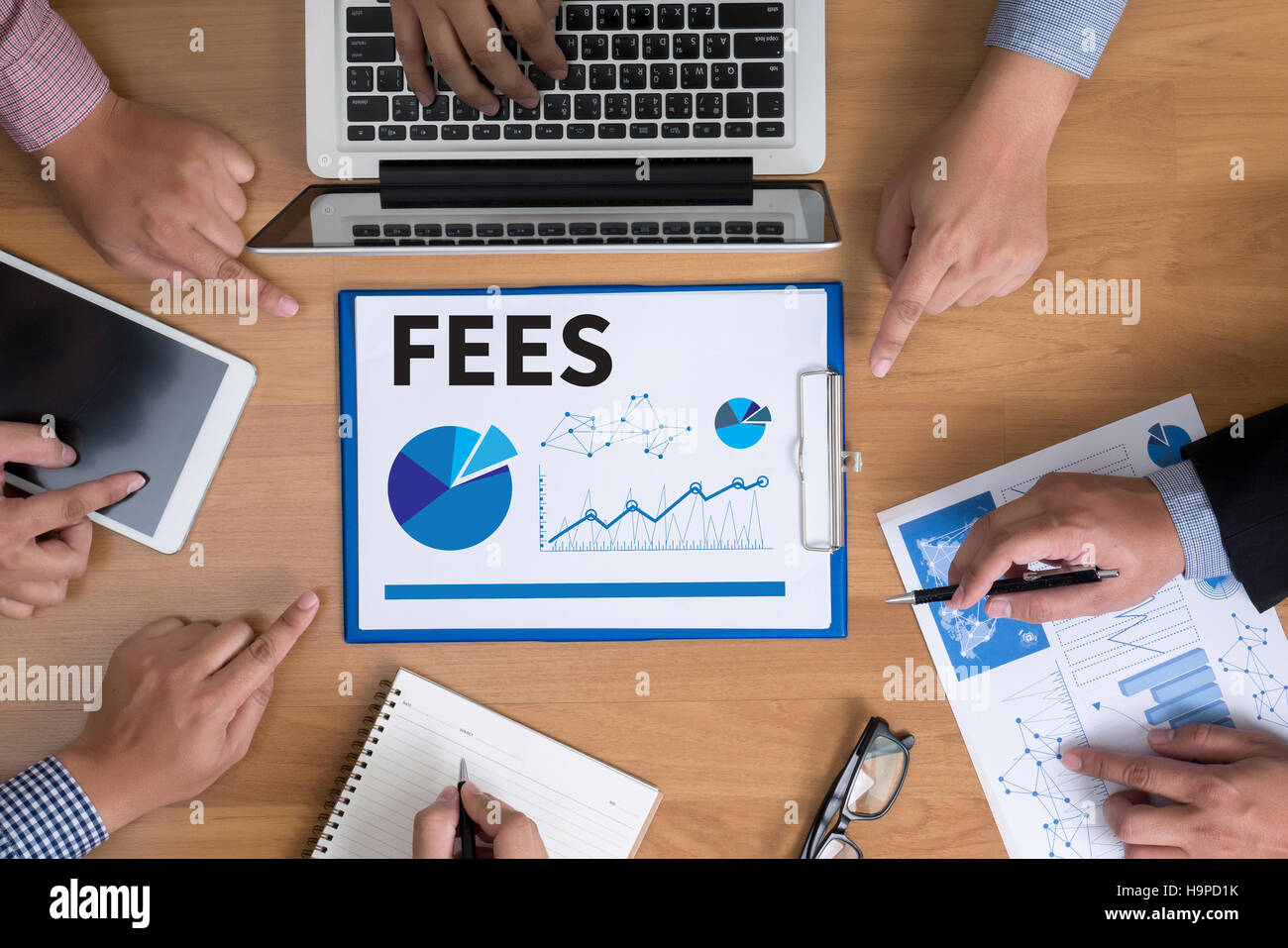 Late payment fees hi-res stock photography and images - Alamy