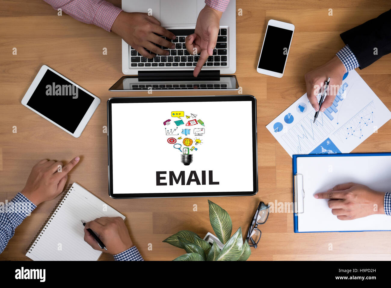 Email inbox electronic communication graphics hi-res stock photography ...