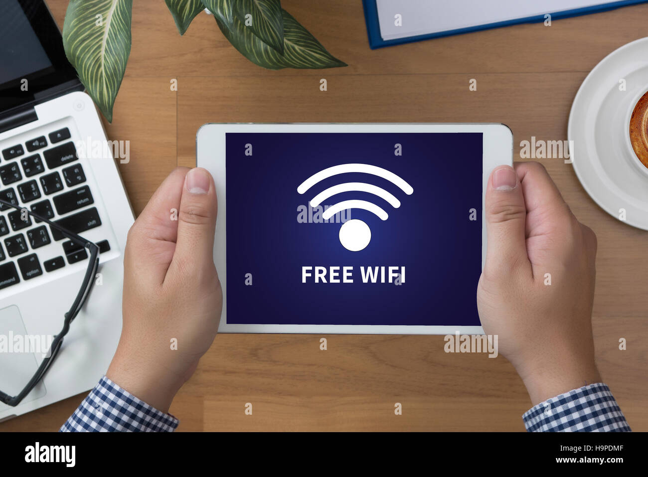 WIFI SIGNAL connectivity concept: Free wifi area sign Stock Photo - Alamy