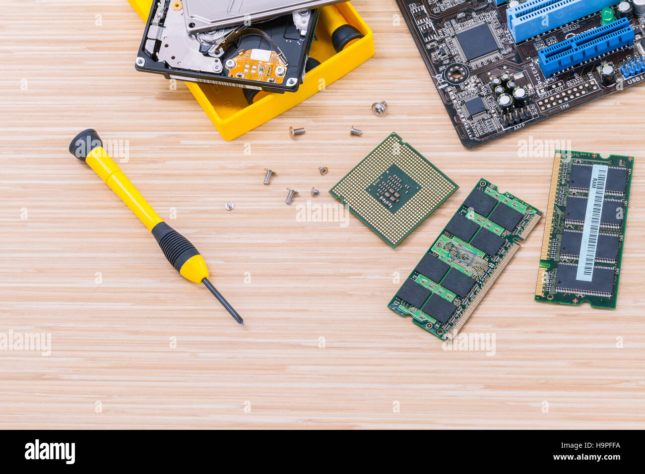 Technician support upgrade part and fixing laptop Stock Photo - Alamy
