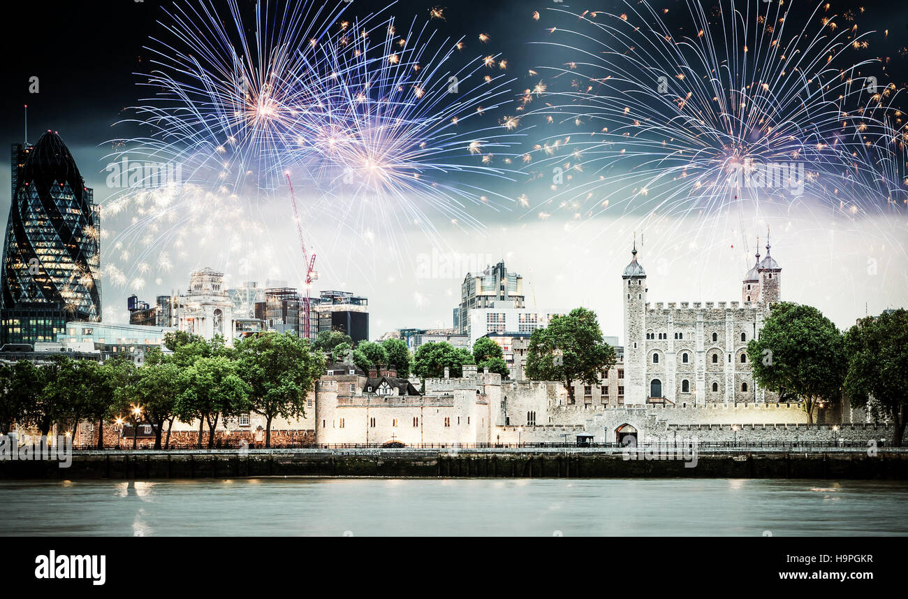 Tower bridge london night fireworks hi-res stock photography and images ...