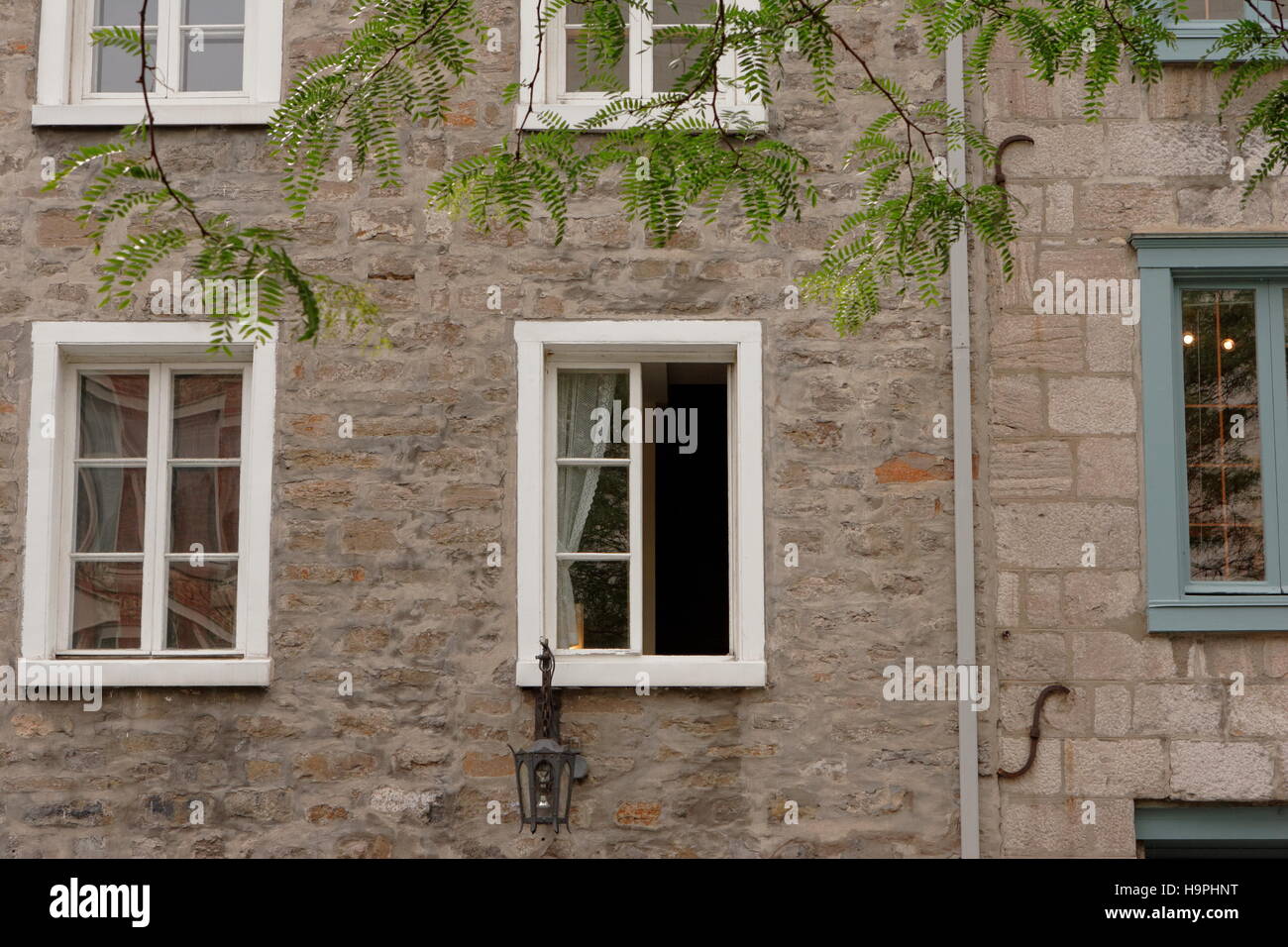 Windows on wall hi-res stock photography and images - Alamy