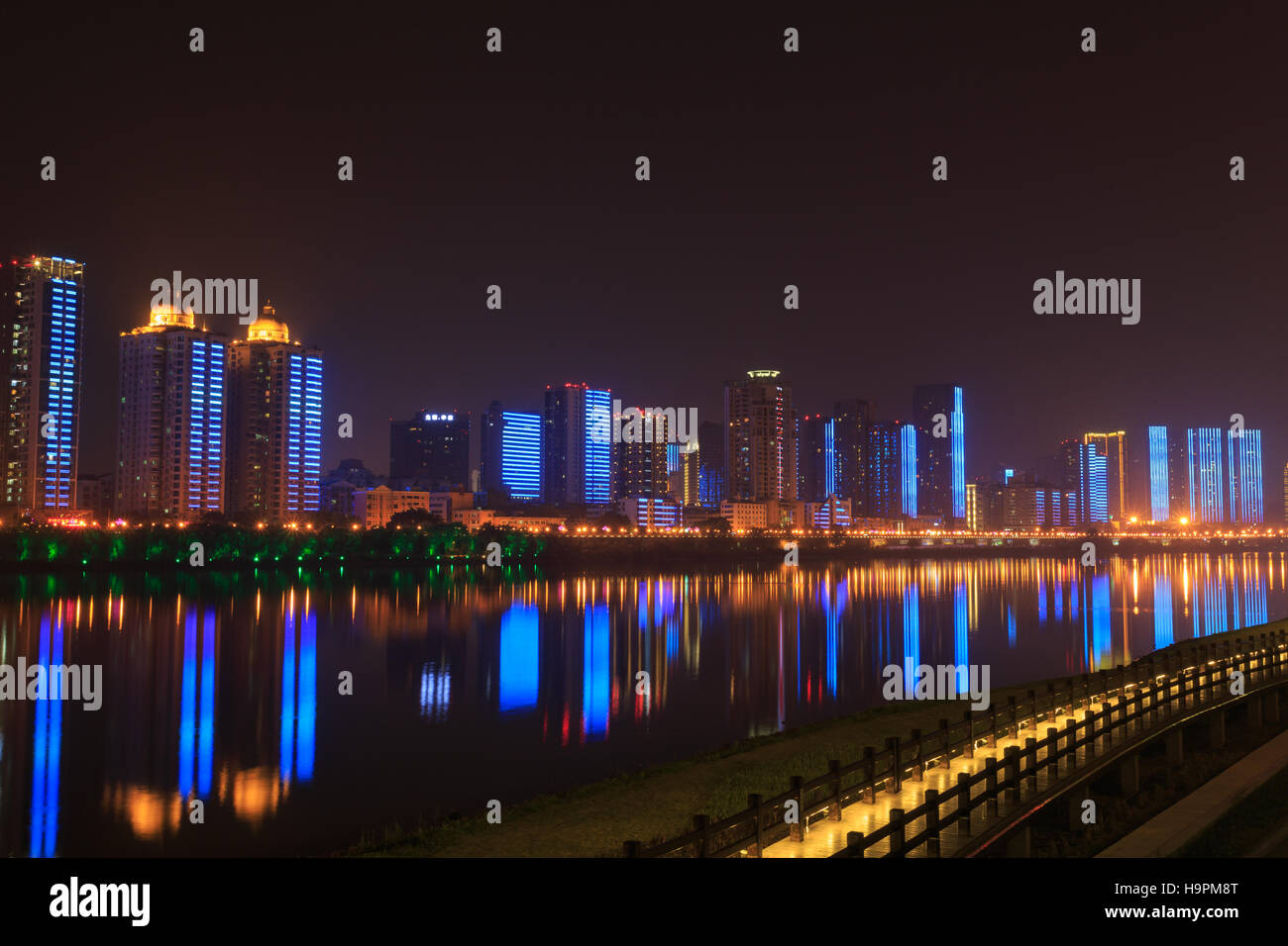 modern city at night Stock Photo - Alamy