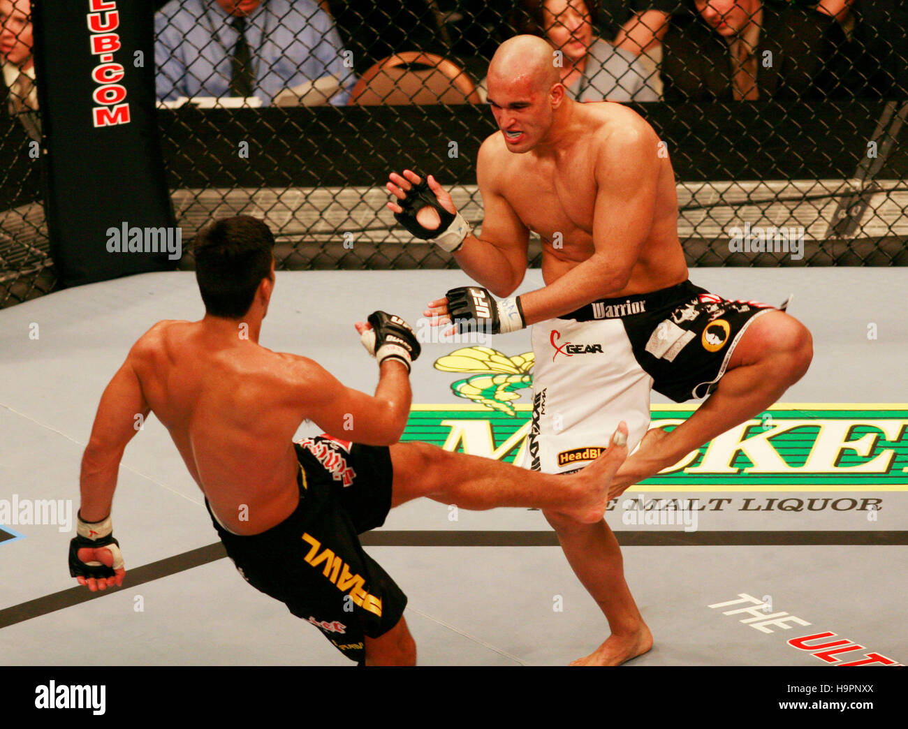 Sam Hoger, right, fights Lyoto Machida at the Ultimate Fighting ...