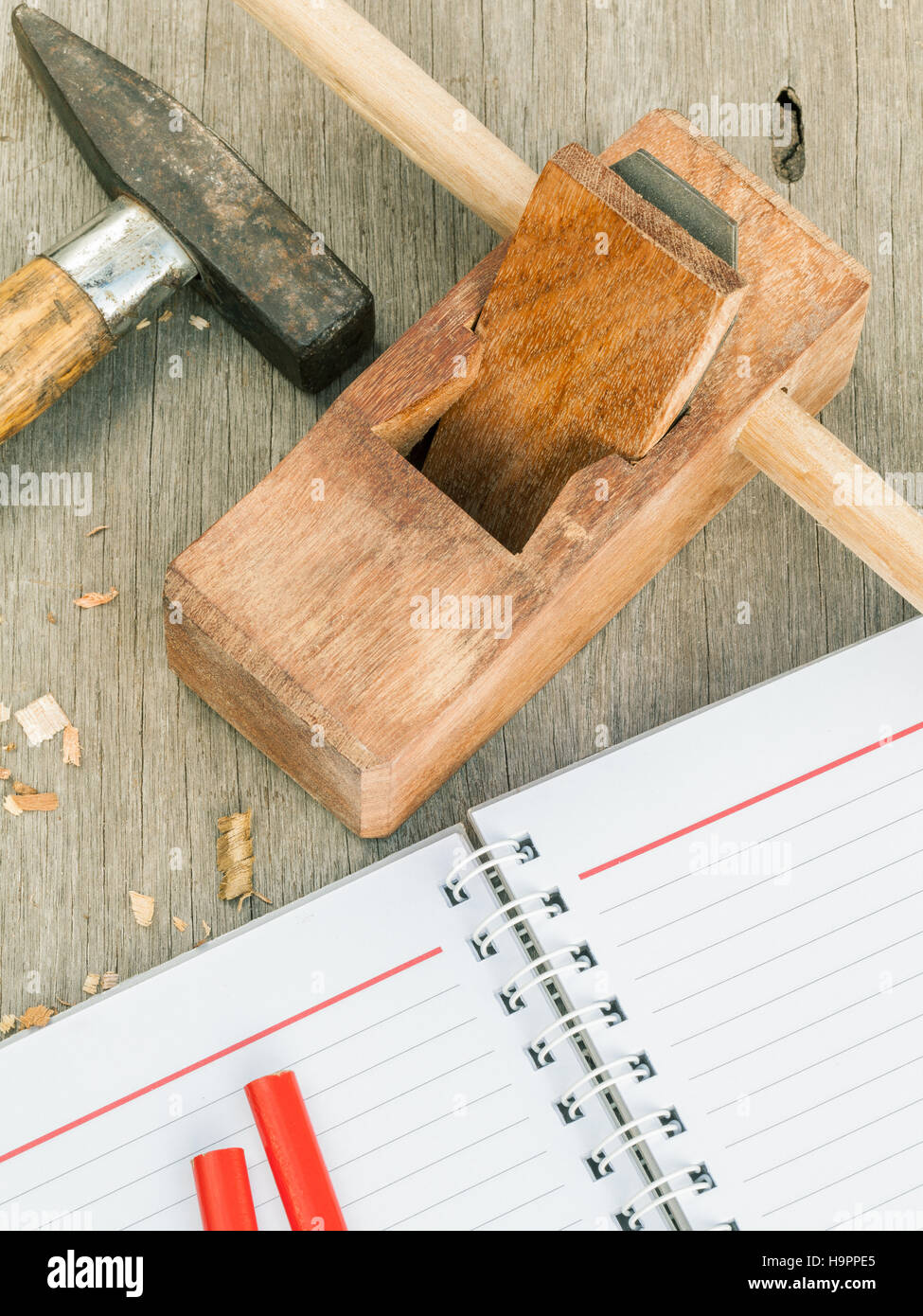 The carpenter plane and wood shavings for woodwork Stock Photo - Alamy