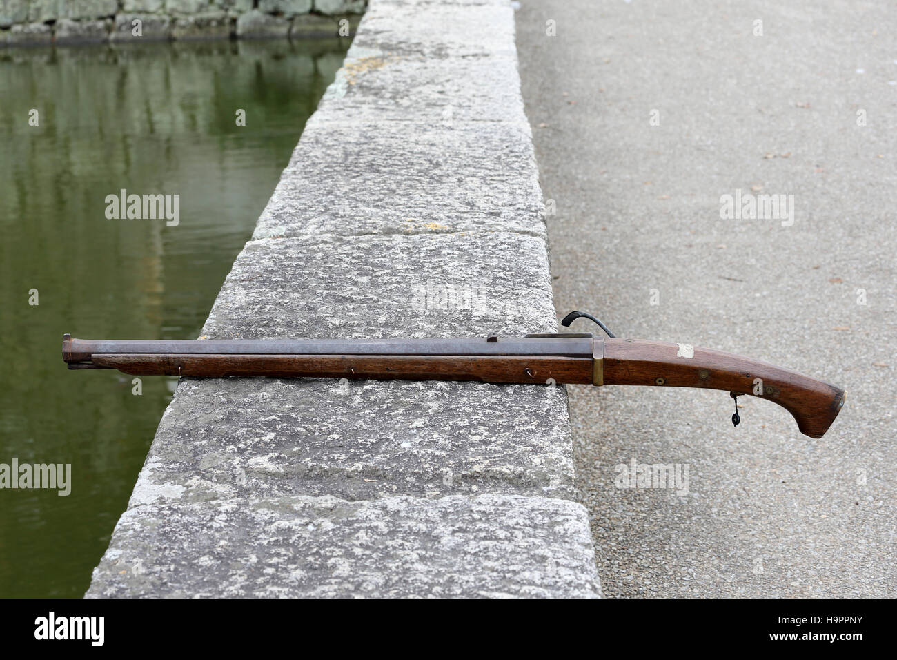 Flint lock hi-res stock photography and images - Alamy