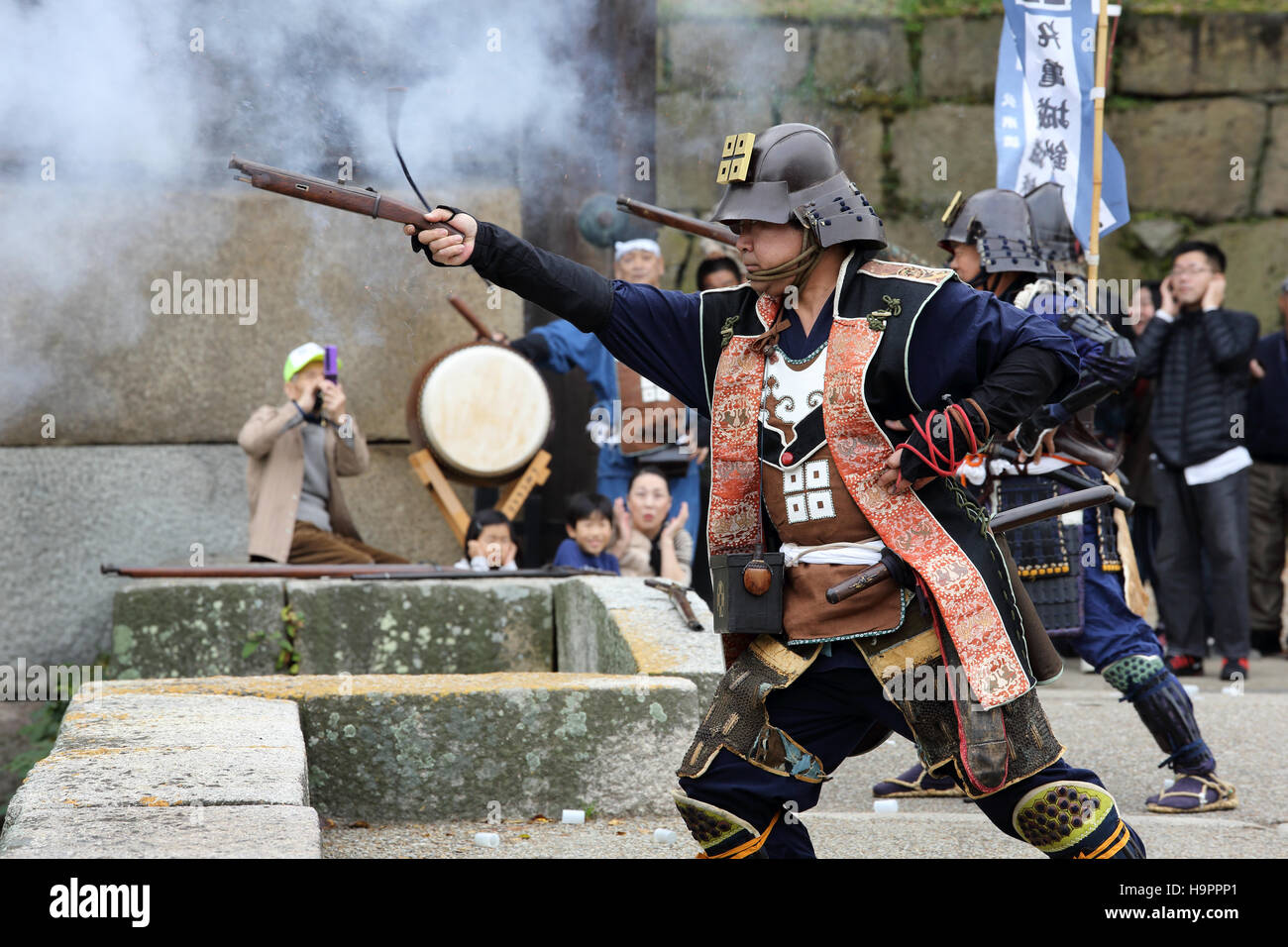 Flint lock pistol hi-res stock photography and images - Alamy