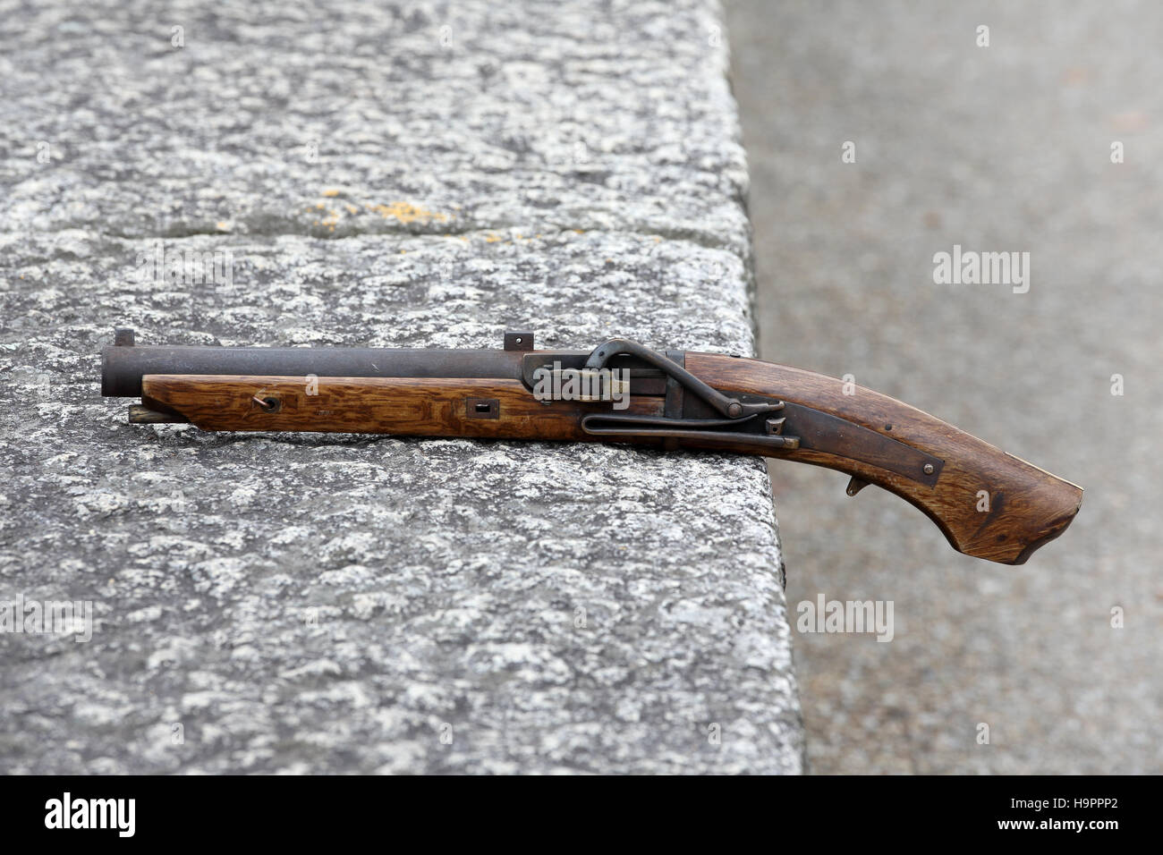 Flint lock hi-res stock photography and images - Alamy