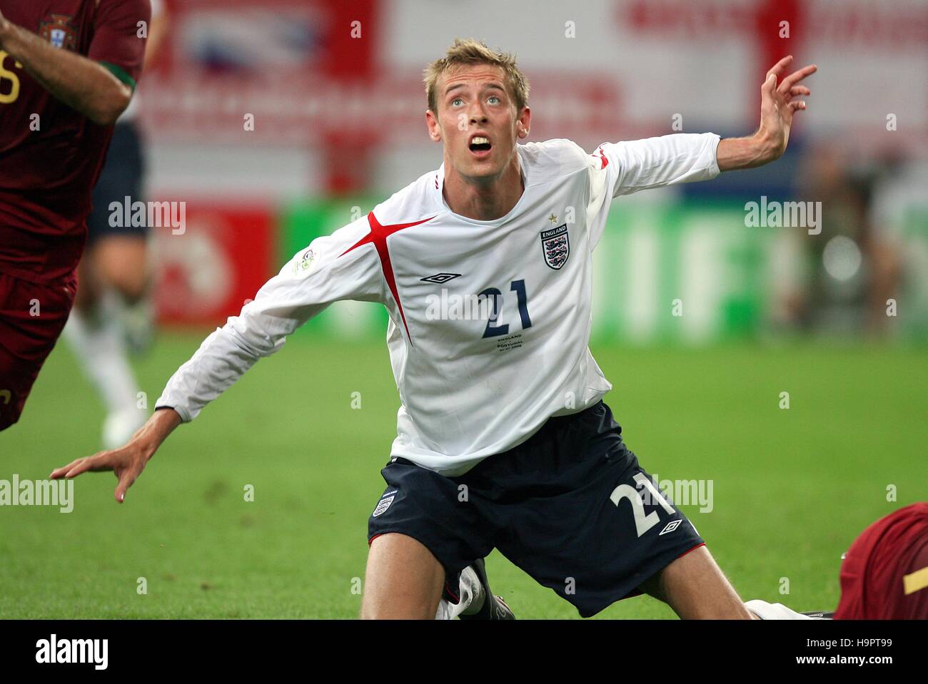 PETER CROUCH ENGLAND & LIVERPOOL FC WORLD CUP AUFSCHALKE ARENA GELSENKIRCHEN GERMANY 01 July ...