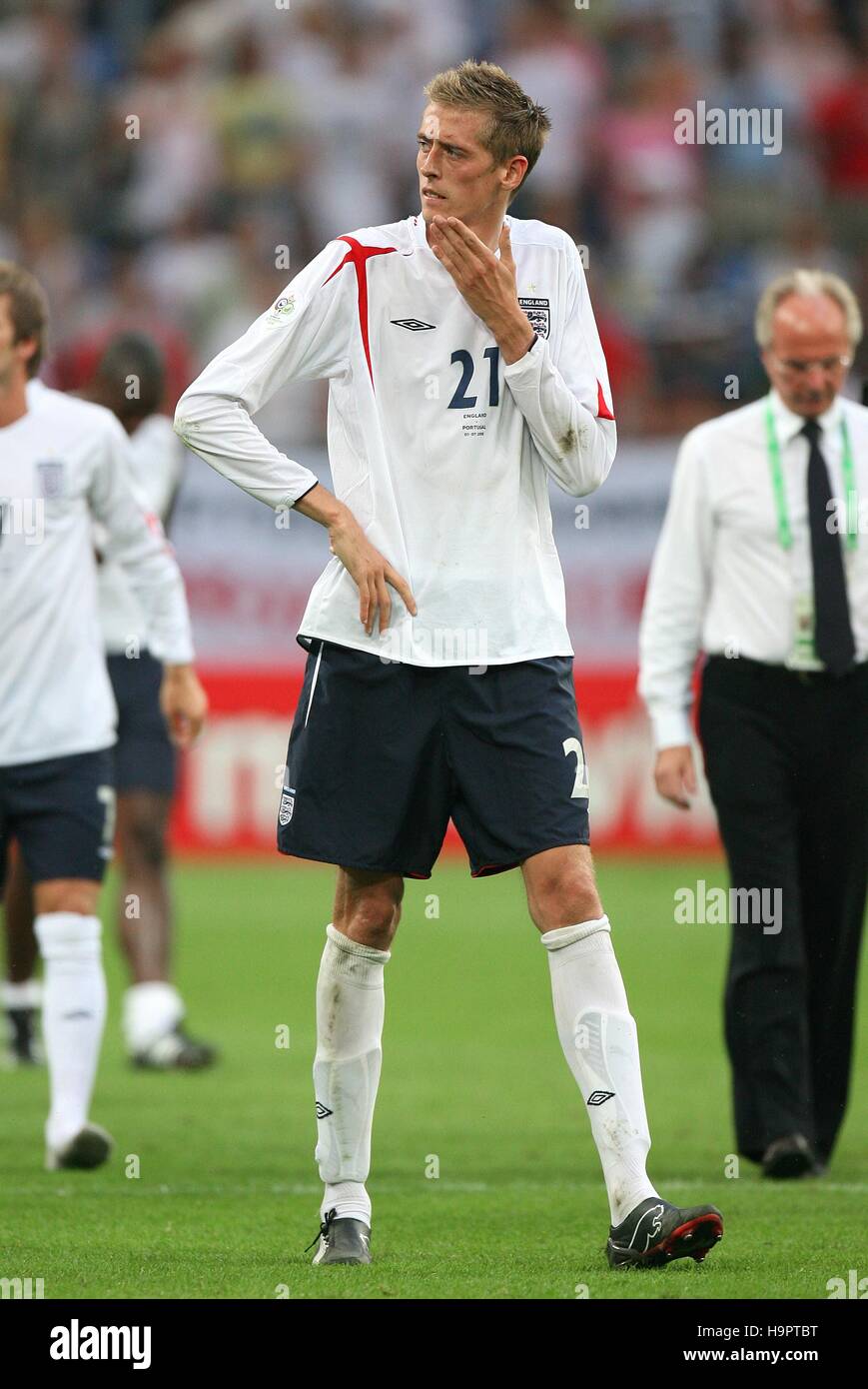 PETER CROUCH ENGLAND & LIVERPOOL FC WORLD CUP AUFSCHALKE ARENA GELSENKIRCHEN GERMANY 01 July ...