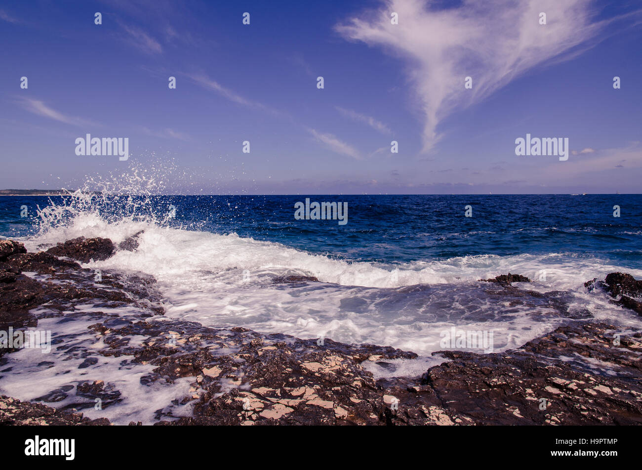 Huge splash water hi-res stock photography and images - Alamy